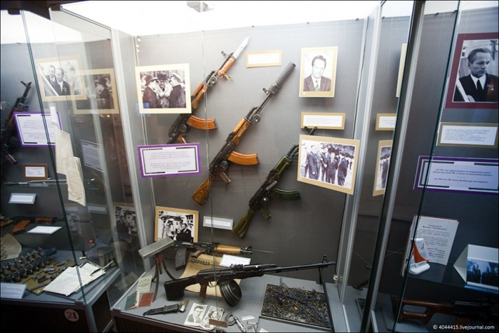 world gallery : AK-47 Museum | Kalashnikov Museum in Izhevsk